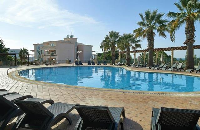 Albufeira Hen Accommodation - Albufeira Hen Hotels - GoHen.com