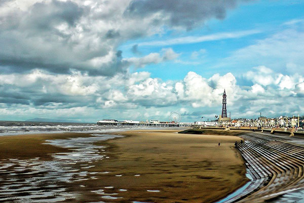 Blackpool Hen Party - Blackpool Hen Do - GoHen